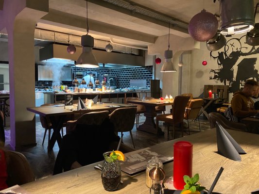 HEWA LOUNGE - THE ELEPHANTS - Bahnhofstraße 9, Halver, Nordrhein ...