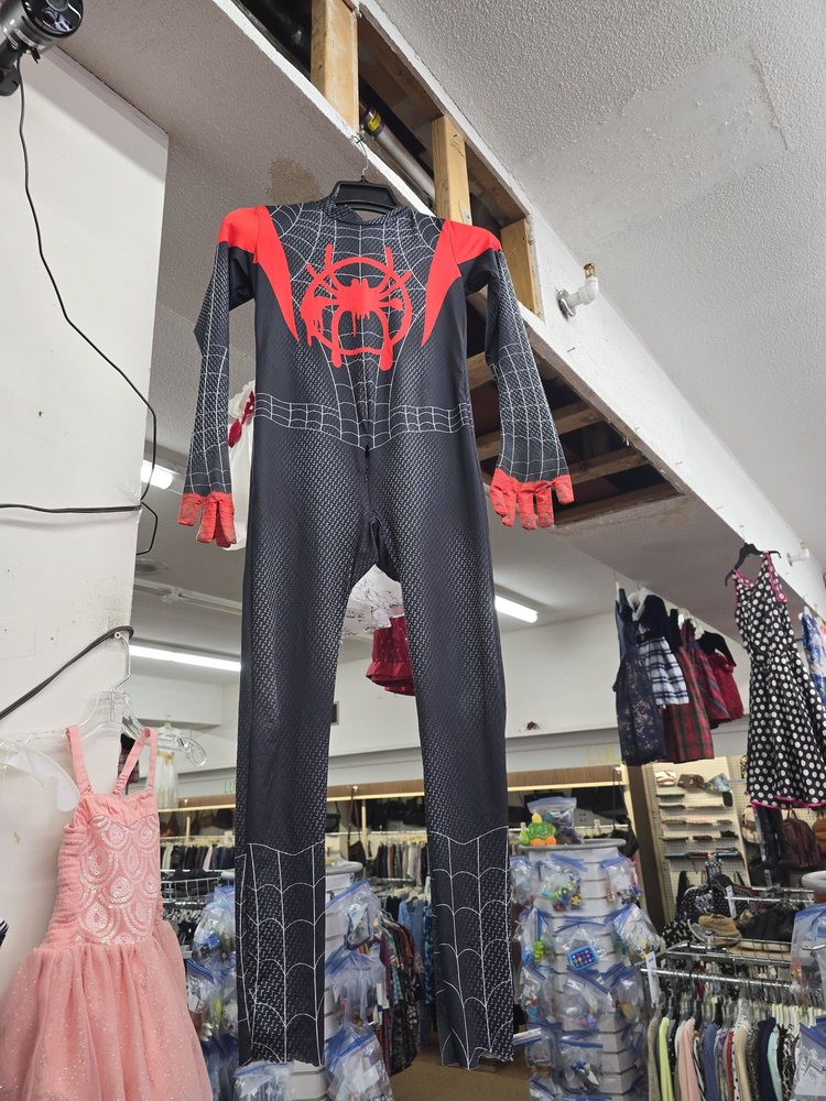 SCAMPERS- THE FAMILY STORE - Updated October 2025 - 27 Photos - 24 ...