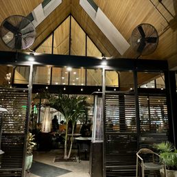 TRAVELER’S TABLE, Houston, Texas - 520 Westheimer Rd - Updated October ...