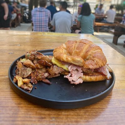 COURTHAUS SOCIAL - 492 Photos & 490 Reviews - 2300 Clarendon Blvd ...