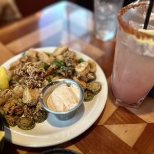 PIER 88 BOILING SEAFOOD & BAR LYNNWOOD - Updated May 2025 - 214 Photos ...