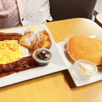 D’LICIOUS CAFFE - Updated December 2024 - 339 Photos & 332 Reviews ...