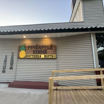 PINEAPPLE EDDIE SOUTHERN BISTRO - Updated July 2025 - 241 Photos & 439 ...