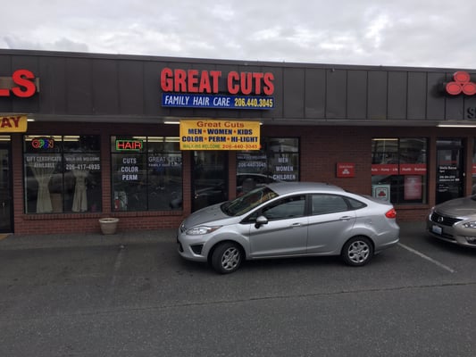 GREAT CUTS - Updated October 2025 - 10 Photos & 51 Reviews - 1117 N ...