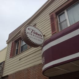 TICKETS PUB & EATERY - Updated July 2025 - 63 Photos & 126 Reviews - 7 ...
