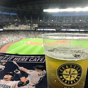 HIT IT HERE CAFE AND BAR - Updated May 2024 - 118 Photos & 73 Reviews ...