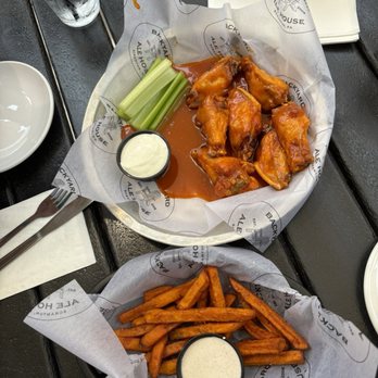 BACKYARD ALE HOUSE - Updated August 2024 - 293 Photos & 341 Reviews ...