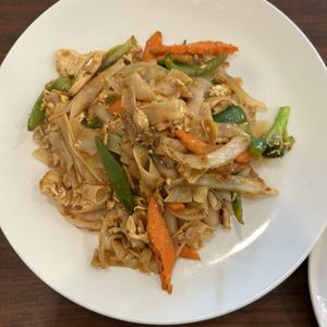 MAH KIN - Updated October 2025 - 26 Photos & 16 Reviews - 5210 Brainerd ...