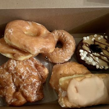 Book a Table - JR’s Donut Castle - Updated November 2025 - 44 Photos ...