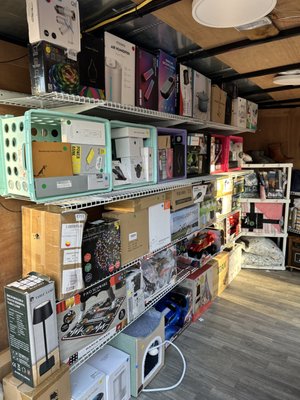 DANI’S DEALS - Updated March 2026 - 15 Photos - 621 5th St SW, Le Mars ...
