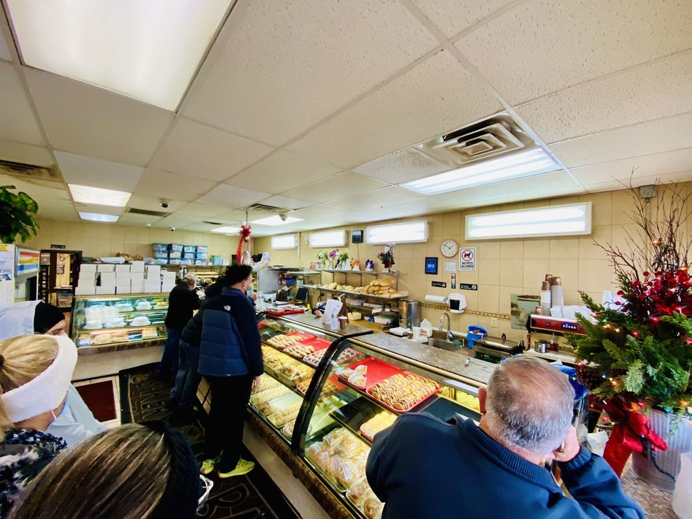 LA GRAN VIA BAKERY - Updated April 2024 - 69 Photos & 52 Reviews - 135 ...