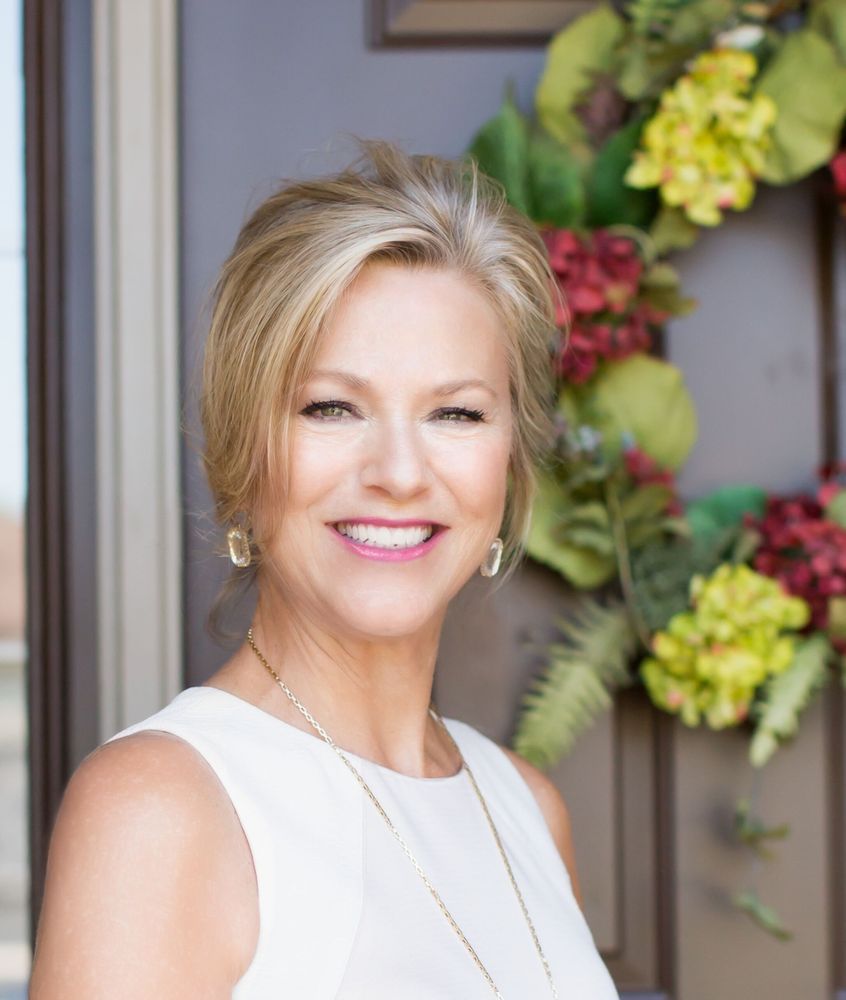 KELLY MILLER - HOMETOWN REALTY GROUP - Updated October 2025 - 330 W Elm ...