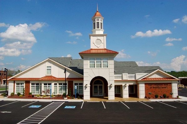 FIRST COMMUNITY BANK OF TENNESSEE - Updated December 2025 - 207 Elm St ...