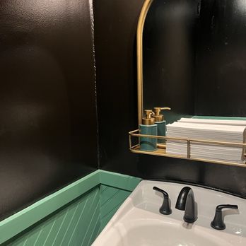 HENCEFORTH - Updated December 2025 - 32 Photos & 28 Reviews - 1335 H St ...