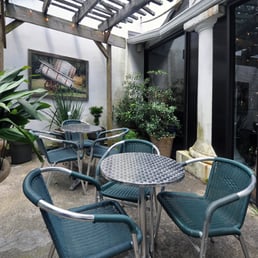 MONJUNIS ITALIAN CAFE AND GROCERY - Updated July 2025 - 132 Photos ...