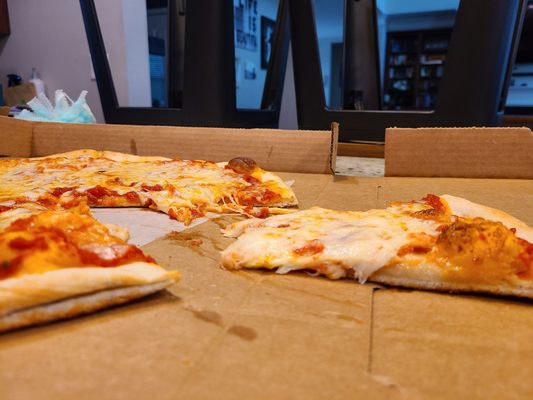 FIVE BOROUGHS PIZZA TAVERN - Updated December 2025 - 107 Photos & 166 ...