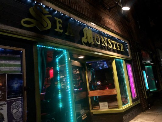 SEAMONSTER LOUNGE | 102 Photos & 132 Reviews | 2202 N 45th St, Seattle ...