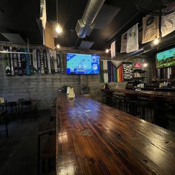 THREE MAGNETS BREWING - Updated October 2025 - 218 Photos & 411 Reviews ...