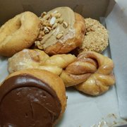 DONNA’S DONUTS - 41 Photos & 72 Reviews - Bakeries - 1135 W Bristol Rd ...