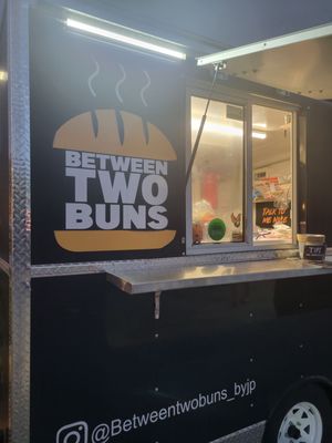 BETWEEN TWO BUNS - Updated October 2025 - 71 Photos & 39 Reviews ...