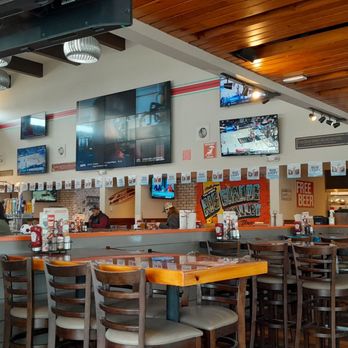 HOOTERS - Updated December 2025 - 37 Photos & 60 Reviews - 98 Bass Pro ...