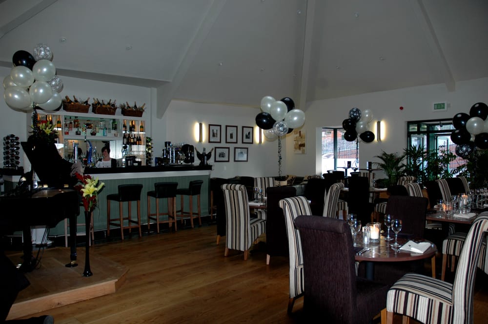 THE DITCH RESTAURANT AND PIANO BAR - Updated December 2024 - 1 Town ...