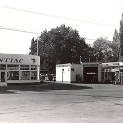 PERRY MOTORS - 25 Photos & 54 Reviews - 310 S Main St, Bishop ...