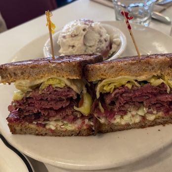 SAUL’S RESTAURANT & DELICATESSEN - Updated November 2024 - 1218 Photos ...