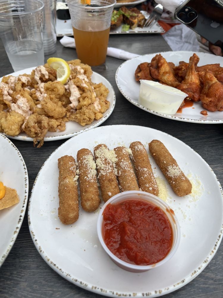 CHAGRIN TAVERN - Updated August 2025 - 35 Photos & 88 Reviews - 196 E ...