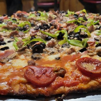 SHAKESPEARE’S PIZZA - DOWNTOWN - Updated May 2025 - 245 Photos & 580 ...