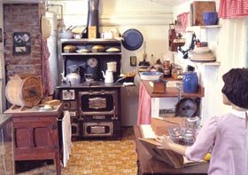 LOG CABIN MUSEUM - Updated December 2025 - 10 Photos - 416 Sidney Ave ...