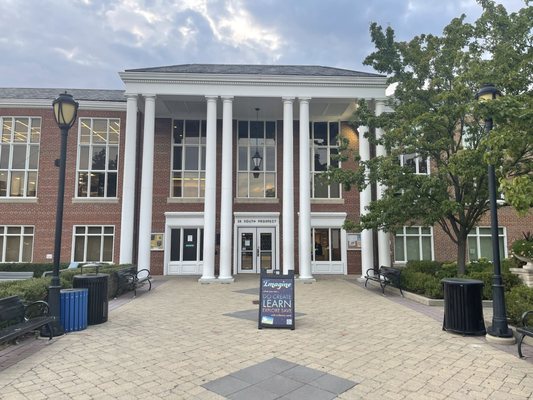 PARK RIDGE PUBLIC LIBRARY - Updated August 2025 - 40 Photos & 32 ...