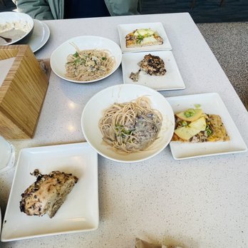 BRUIN PLATE - Updated December 2025 - 88 Photos & 46 Reviews - 350 De ...