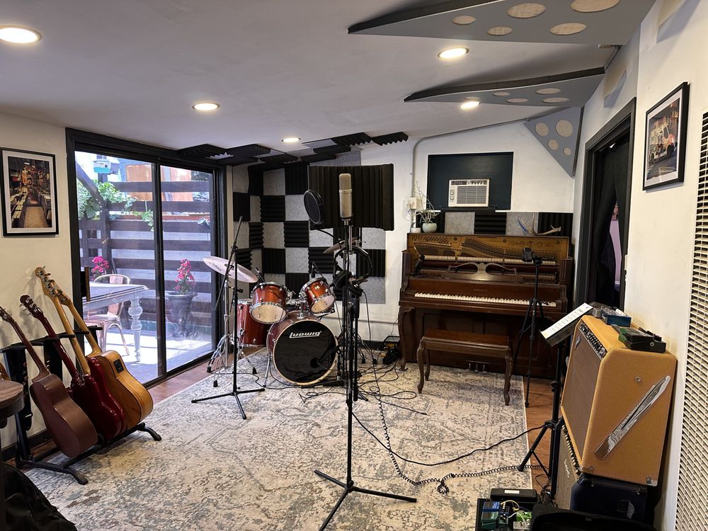 THAT LITTLE STUDIO - Updated June 2024 - 1126 S Hoover St, Los Angeles ...
