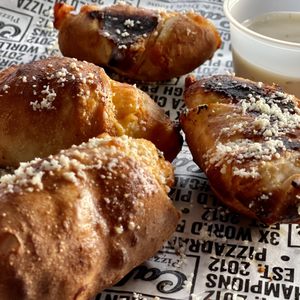 CALIENTE PIZZA AND DRAFT HOUSE - 42 Photos & 37 Reviews - 288 W Steuben ...