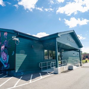 INSA - SPRINGFIELD - Updated February 2025 - 16 Photos - 506 Cottage St ...