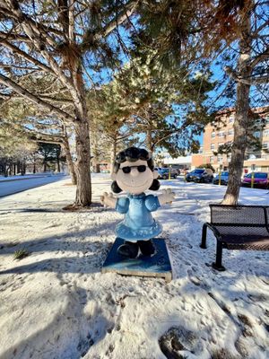 THE PEANUTS GANG STATUES - Updated December 2025 - 110 Photos - 350 ...