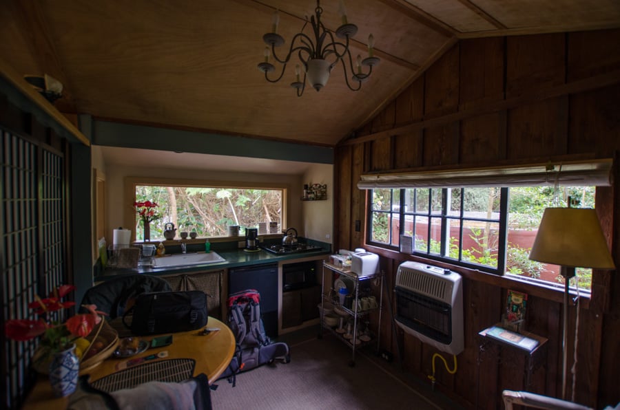 VOLCANO ARTIST COTTAGE - 19-3834 Old Volcano Rd, Volcano, Hawaii - Bed ...