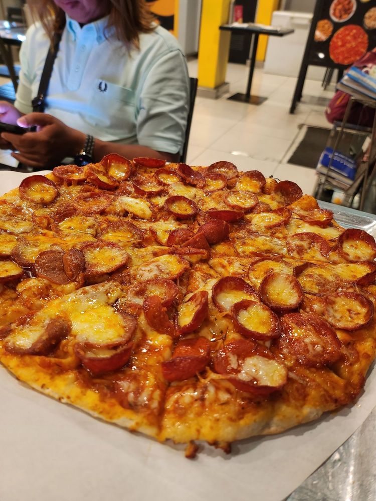 YELLOW CAB PIZZA - Shell Station, Diosdado Macapagal Boulevard ...