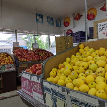RED APPLE MARKET - Updated December 2025 - 13 Photos & 18 Reviews ...
