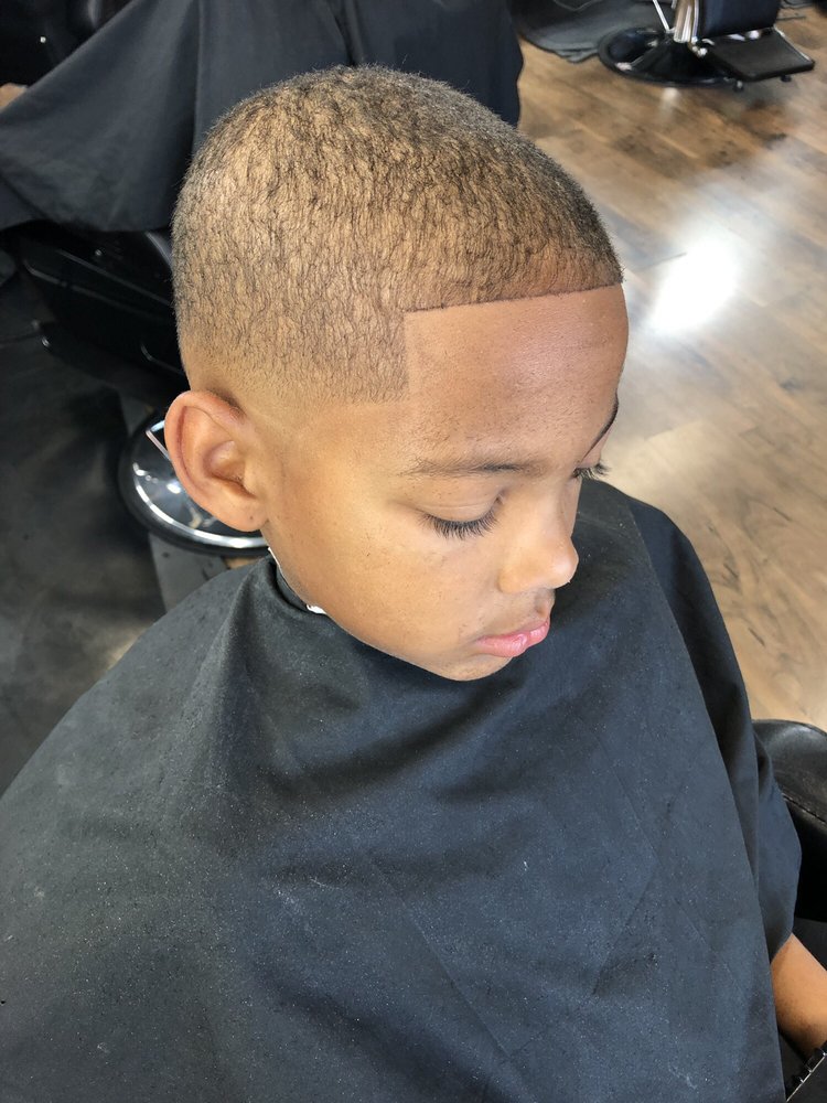 UNLIMITED CUTZ BARBER SHOP - 35 Photos & 12 Reviews - 1690 W 6th St ...