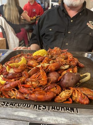 CRAWFISH HOLE #2 STEAK & SEAFOOD RESTAURANT - Updated December 2025 ...