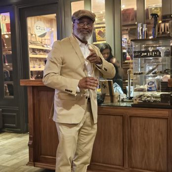 TAP N ASH SOCIAL CLUB - Updated July 2024 - 147 Photos & 86 Reviews ...