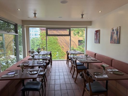 LOUF - Updated December 2025 - 58 Photos & 13 Reviews - 501 Davenport ...