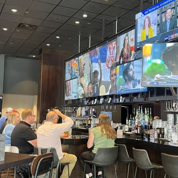 TOM’S WATCH BAR - MINNEAPOLIS - Updated May 2025 - 135 Photos & 141 ...