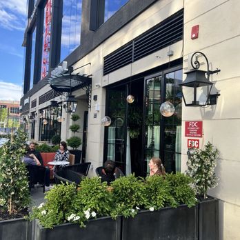 LE COLONIAL - Updated December 2025 - 231 Photos & 83 Reviews - 255 ...