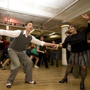 STEPS ON BROADWAY - Updated June 2025 - 18 Photos & 168 Reviews - 2121 ...