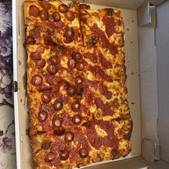 BADAMOS PIZZA - Updated December 2025 - 41 Photos & 33 Reviews - 1509 ...