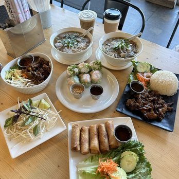 PHO LEGEND - Updated August 2024 - 516 Photos & 482 Reviews - 209 S ...