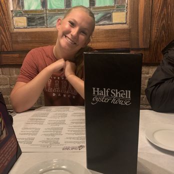 HALF SHELL OYSTER HOUSE - Updated November 2024 - 381 Photos & 295 ...